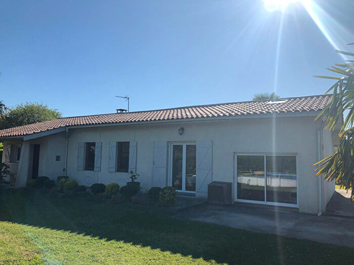 Maison à louer - Saint-Aubin-de-Médoc - 5 pièces - 4 chambres