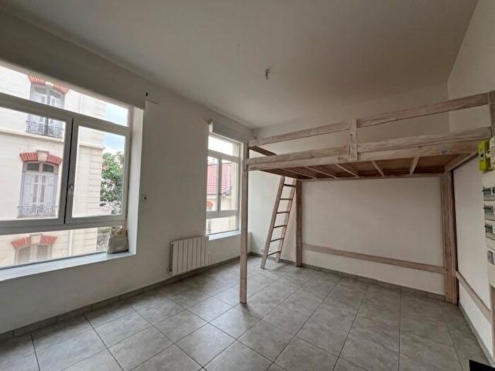 Appartement à louer - Saint-Étienne - 1 pièce