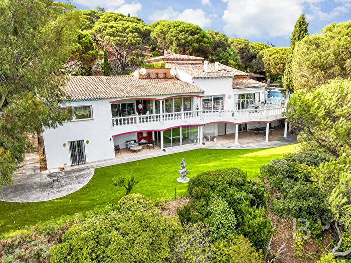 Maison à vendre - Sainte-Maxime, Saquèdes, Quilladou, Garonnette, Golfe - 8 pièces - 6 chambres