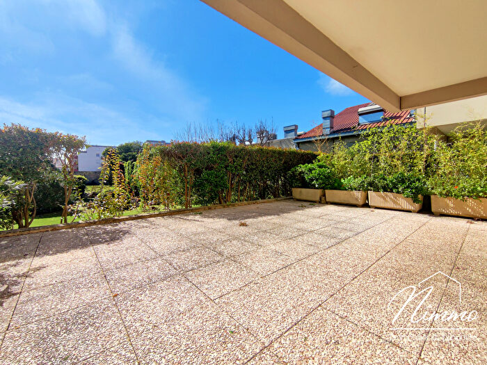 Appartement à vendre - Nîmes, Ville Active - 2 pièces - 1 chambre