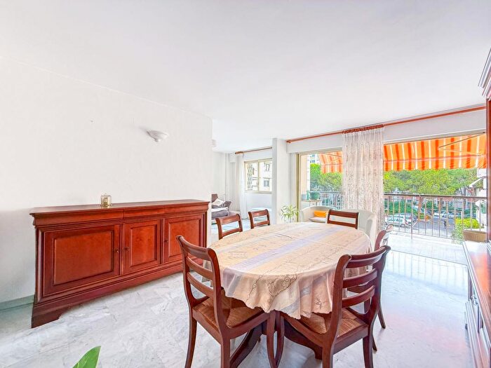 Appartement à vendre - Cagnes-sur-Mer, Le Cros de Cagnes, Les Vespins - 3 pièces - 2 chambres