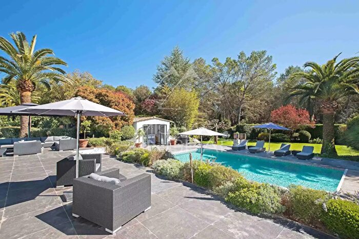 Maison à vendre - Mougins - 7 pièces - 5 chambres