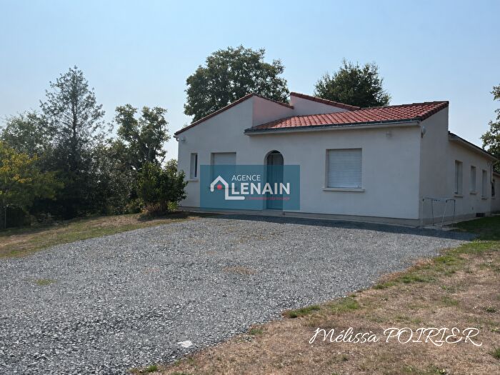 Maison à vendre - Mortagne-sur-Sèvre - 5 pièces - 3 chambres