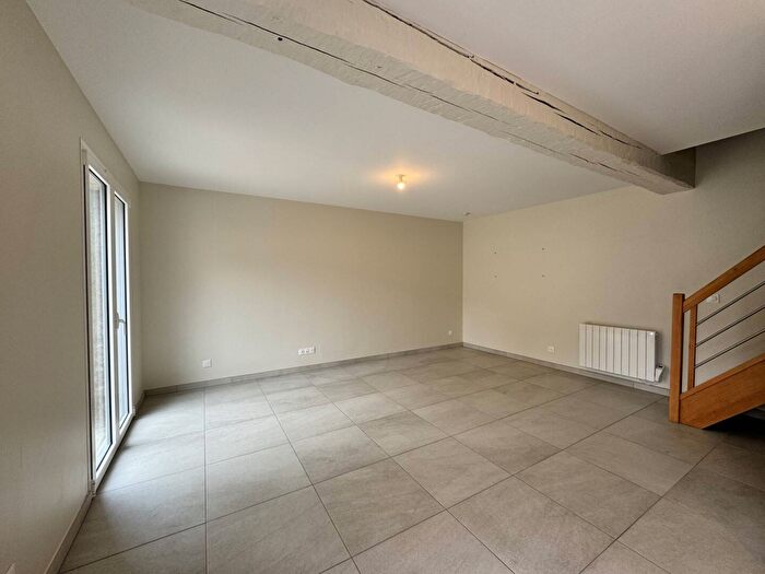 Appartement 4 pièces à Étréchy, à louer