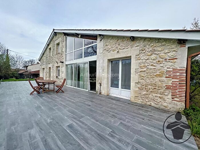 Maison 4 pièces à Saint-Aigulin, à vendre