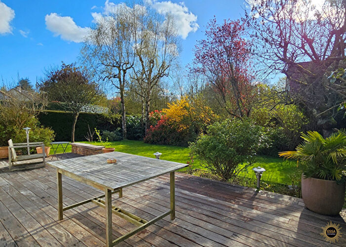 Maison à vendre - Noisy-le-Roi - 6 pièces - 4 chambres