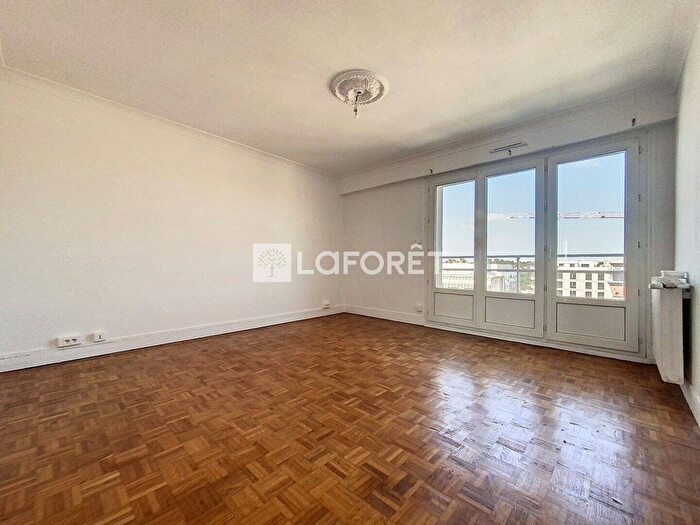 Centre Ville-Coteaux, Champigny-sur-Marne : Appartement 2 pièces à louer