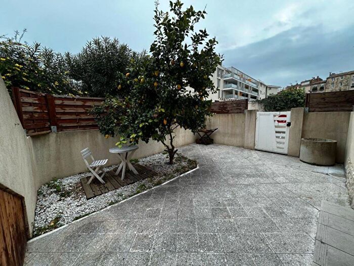 Le Castelier-Les Hirondelles-La Grange, Istres : Appartement 1 pièce à louer