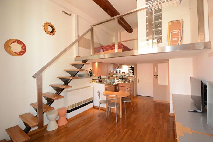 Appartement à louer - Nice, Centre-ville - 1 pièce - 1 chambre