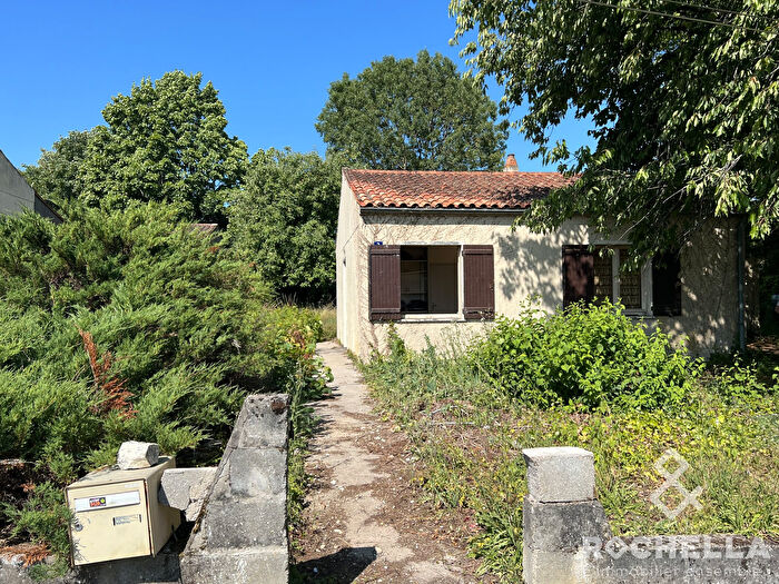 Maison à vendre - Saint-Hilaire-de-Villefranche - 3 pièces - 2 chambres