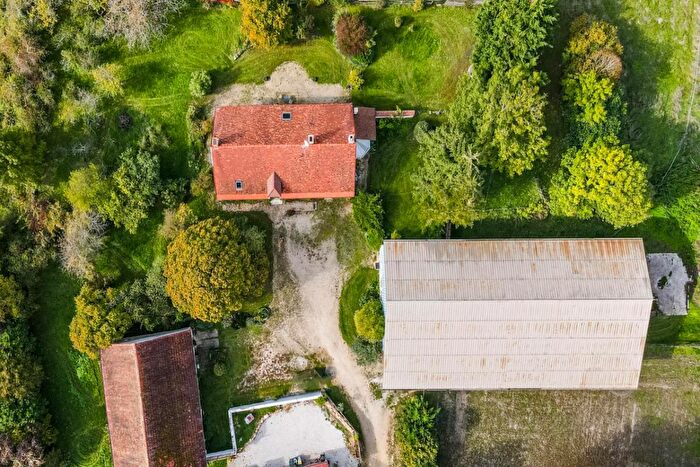 Maison à vendre - Beire-le-Châtel - 7 pièces - 5 chambres