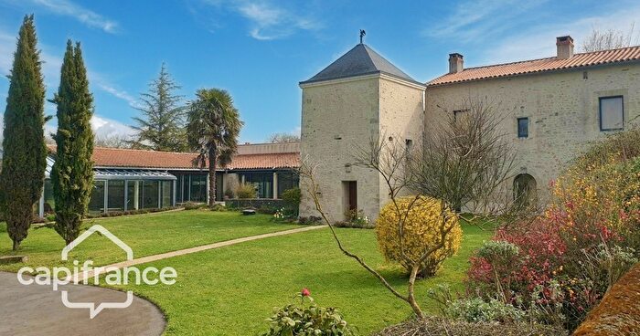 Maison à vendre - Thouars - 12 pièces - 3 chambres