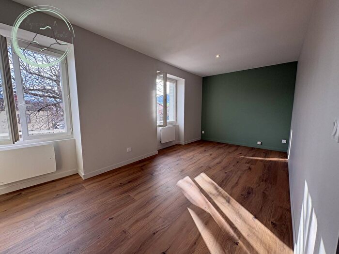 Appartement à louer - Vic-le-Comte - 2 pièces - 1 chambre