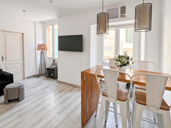Appartement 2 pièces à Nice, Centre-ville, à vendre