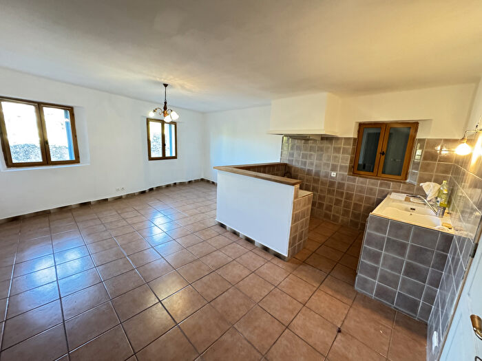 Maison à vendre - Aups - 3 pièces - 2 chambres