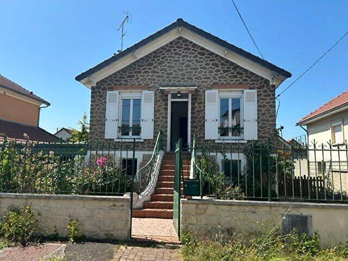 Périchelles-Saint Hubert-Centre Gare-Abbesses, Chelles - Maison 4 pièces à louer