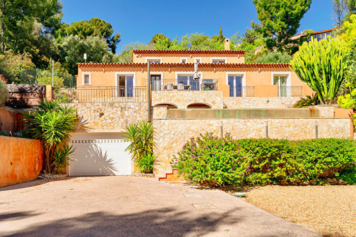 Maison à vendre - Ollioules - 6 pièces - 4 chambres