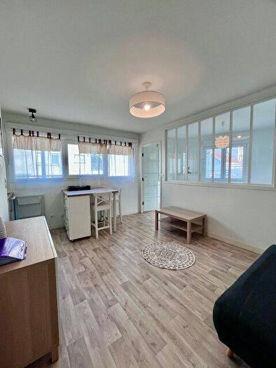 Appartement à louer - Troyes - 2 pièces - 1 chambre