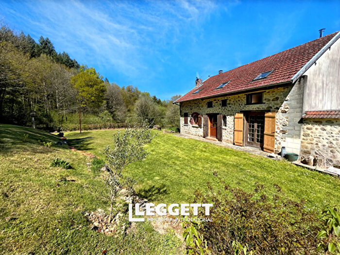 Maison à vendre - Saint-Julien-le-Petit - 8 pièces - 5 chambres