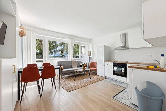 Appartement à louer - Les Perroquets, Villiers-sur-Marne - 5 pièces - 1 chambre