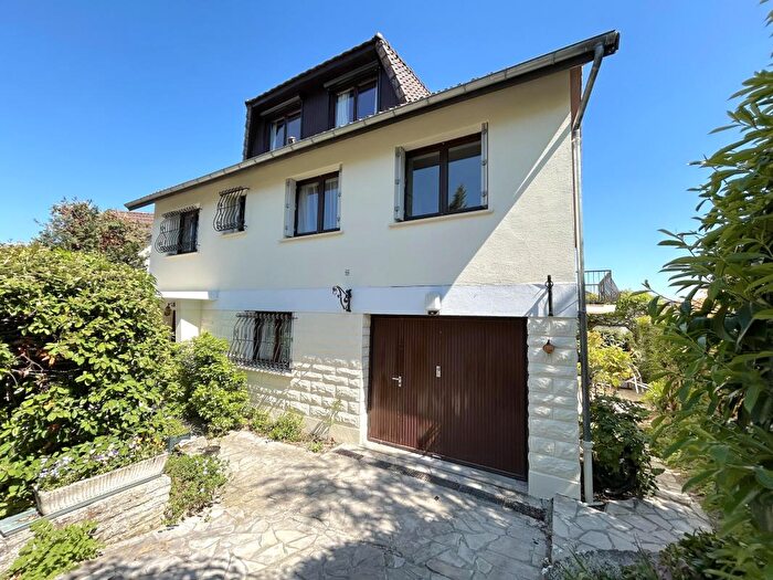 Maison à vendre - Coubron - 8 pièces - 5 chambres