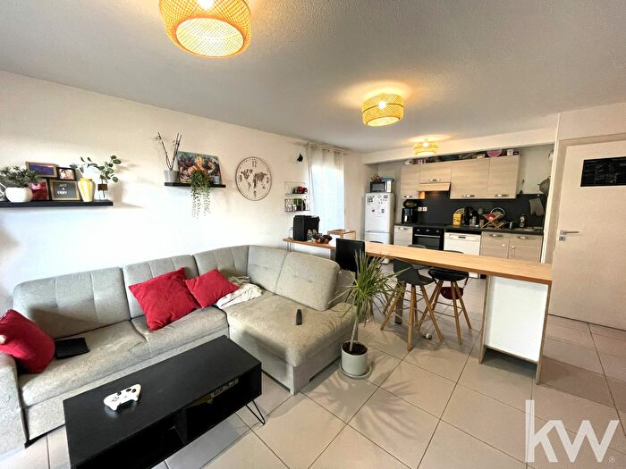 Maisons à vendre et appartements à louer - 1