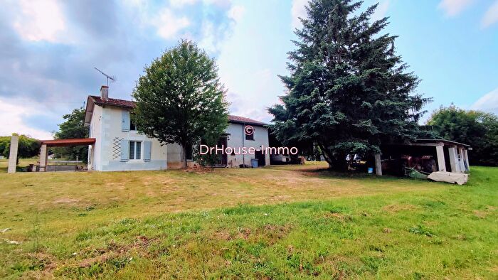 Maison à vendre - Confolens - 6 pièces - 3 chambres