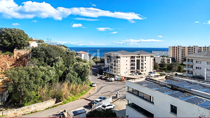 Appartement à vendre - Bastia, Lupino - 3 pièces - 2 chambres