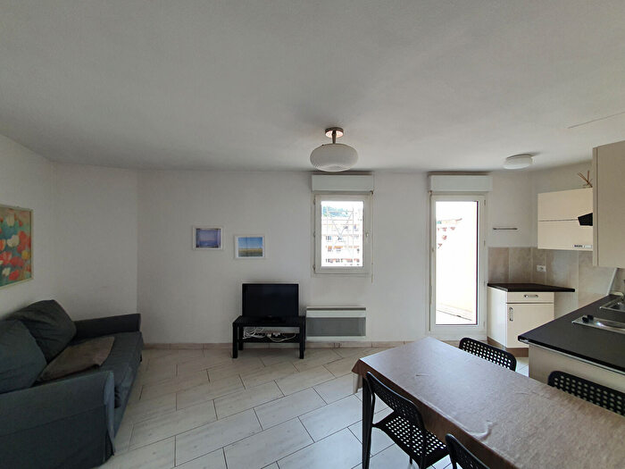 Appartement 2 pièces à Nice, Riquier, à louer