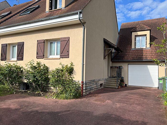 Rambouillet, Bel-Air, Racinay, Pierrefite : Maison 6 pièces à vendre