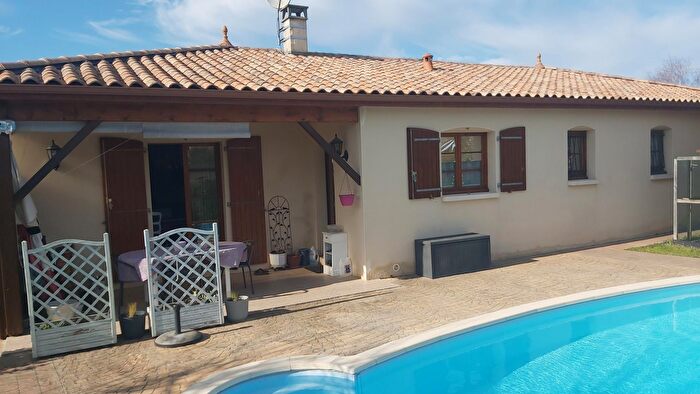 Maison à vendre - Touvre - 5 pièces - 3 chambres