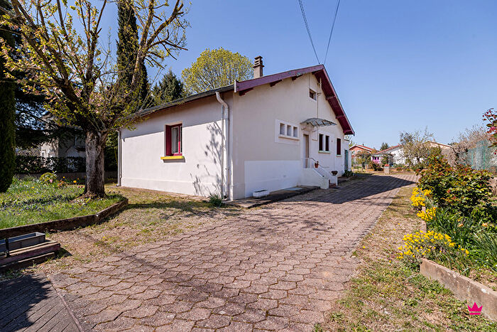 Maison à vendre - Saint-Priest, Village - 5 pièces - 3 chambres