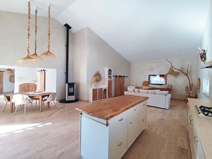 Maison à vendre - Saint-Sever-de-Saintonge - 5 pièces - 3 chambres