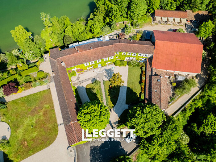 Maison à vendre - Angoulême, Saint-Ausone, Saint-Martin - 20 pièces - 15 chambres