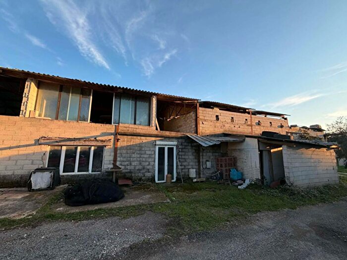 Maison 6 pièces à Nans-les-Pins, à vendre