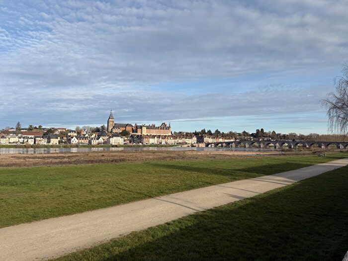 Maison à vendre - Poilly-lez-Gien - 6 pièces - 3 chambres