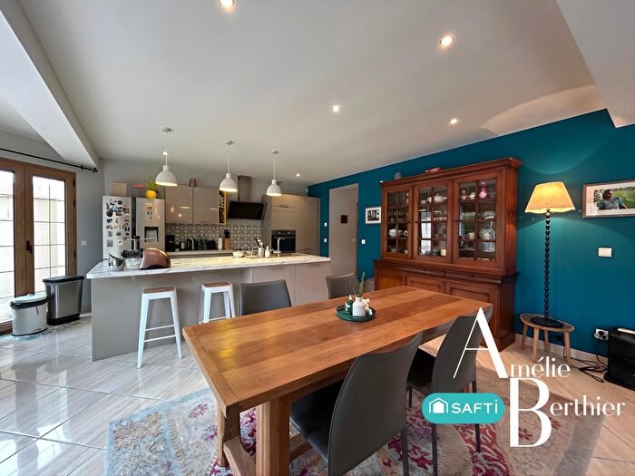 Maison à vendre - Montfort-lAmaury - 4 pièces - 3 chambres