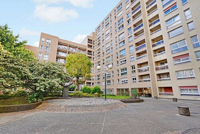 Appartement à louer - Vallée de Fécamp, Paris ème arrondissement - 2 pièces - 1 chambre