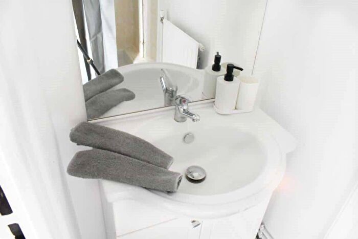 Appartement à louer - Reste des Chenes-Le Ponceau, Cergy - 1 pièce