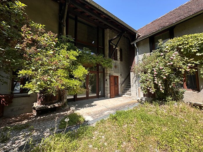 Saint-Julien-en-Genevois, Centre-ville : Maison 10 pièces à vendre