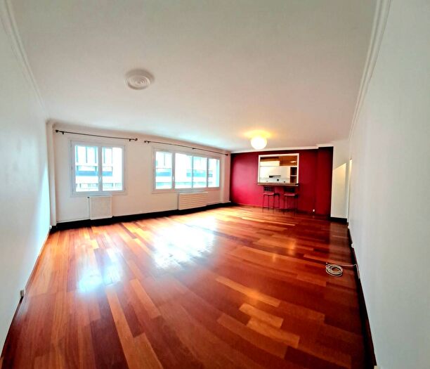 Appartement à louer - Goutte dOr-Château Rouge, Paris ème arrondissement - 3 pièces - 2 chambres