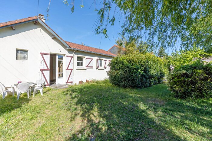 Maison 4 pièces à Saint-Sébastien-sur-Loire, Est, à vendre