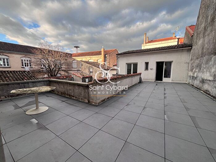 Appartement à louer - Champ de Mars-Bussatte-Victor Hugo, Angoulême - 3 pièces - 2 chambres