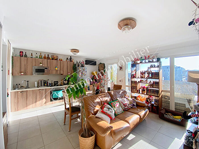 Appartement à vendre - Vaulx-en-Velin, Vaulx en Velin Sud - 3 pièces - 2 chambres