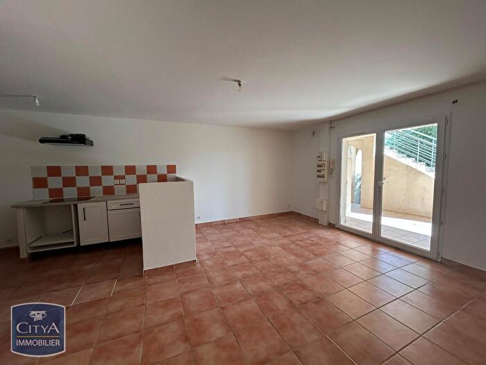 Appartement à louer - Nîmes, Route dAvignon - 2 pièces - 1 chambre