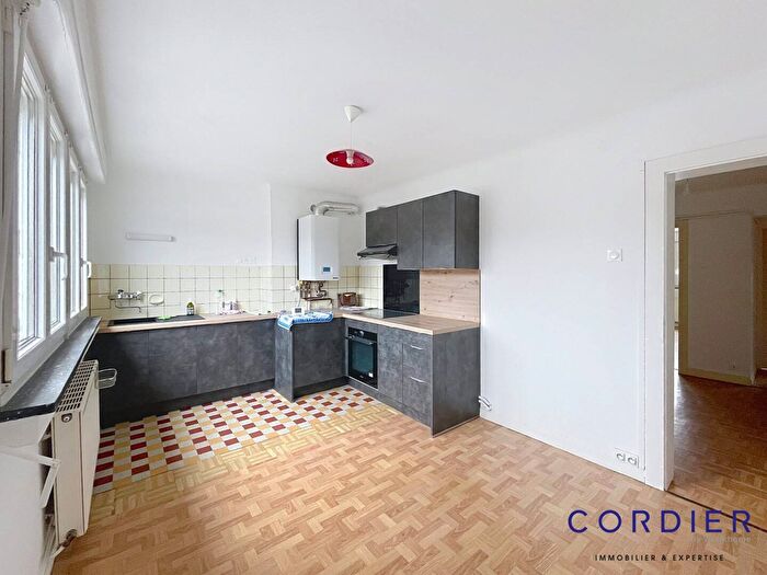 Appartement à louer - Thionville - 3 pièces - 2 chambres