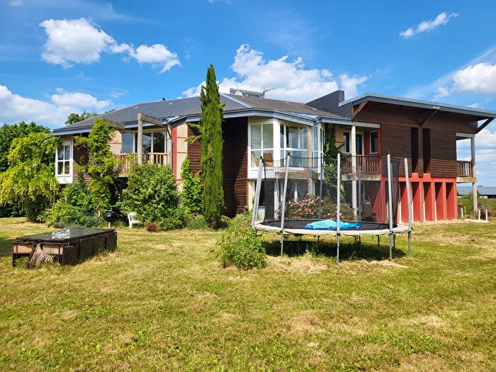 Maison à vendre - Étrépagny - 11 pièces - 6 chambres