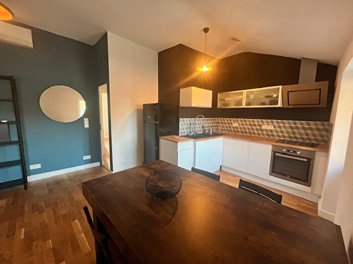 Appartement à louer - Nice, Saint-Roch - 3 pièces - 2 chambres