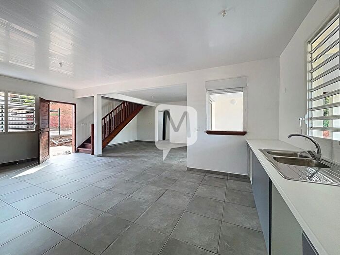 Maison à louer - Remire-Montjoly - 5 pièces - 4 chambres