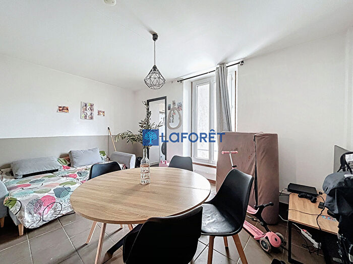 Appartement à vendre - Saint-Pierre-du-Perray - 3 pièces - 2 chambres